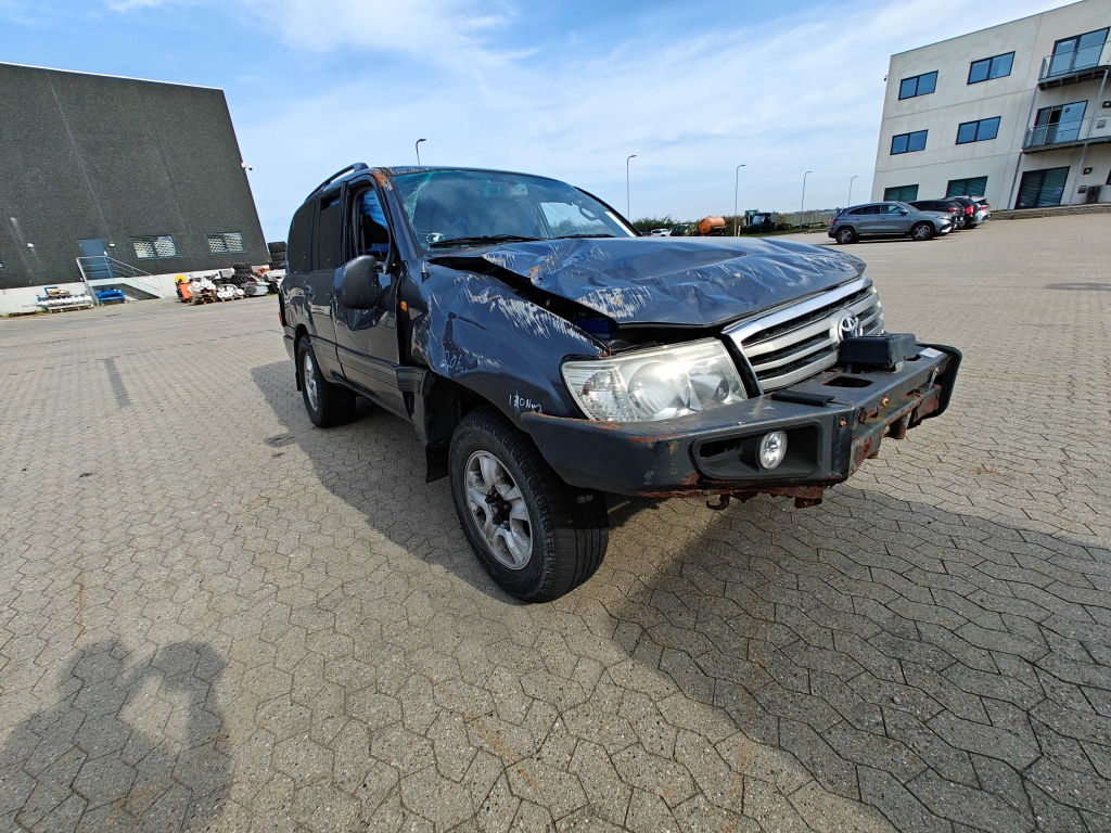 TOYOTA LANDCRUISER 100 4,2 STW, 5-dørs, aut. - B2Bauctions.dk