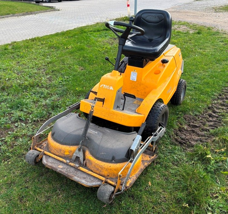 STIGA Villa Comfort havetraktor - B2Bauctions.dk