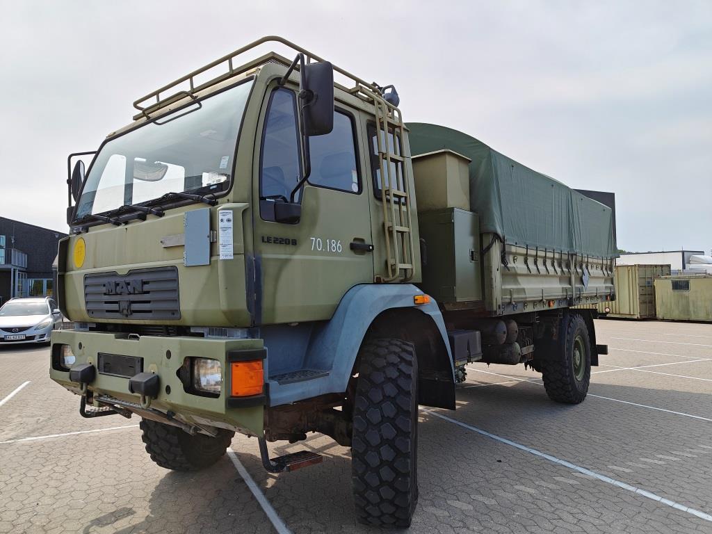 MAN LE 220 B, 4 x 4, automatgearkasse - B2Bauctions.dk